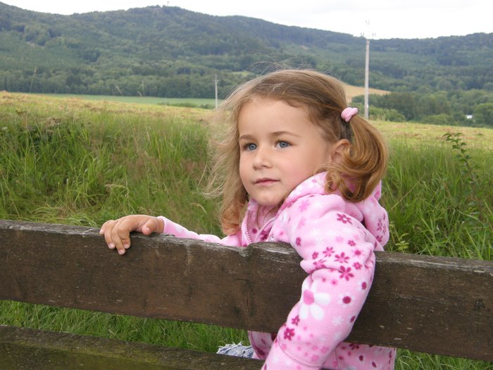 Nikolka na procházce – nikold – album on Rajče