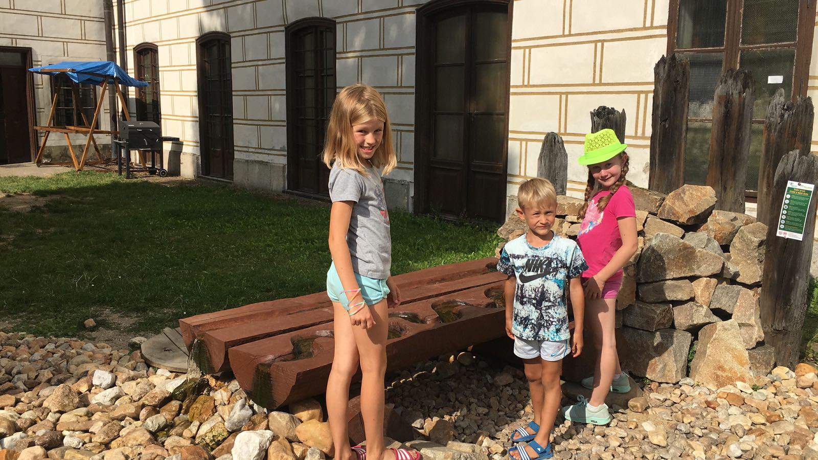 Leonka 8, Laura 2 – klver – album na Rajčeti