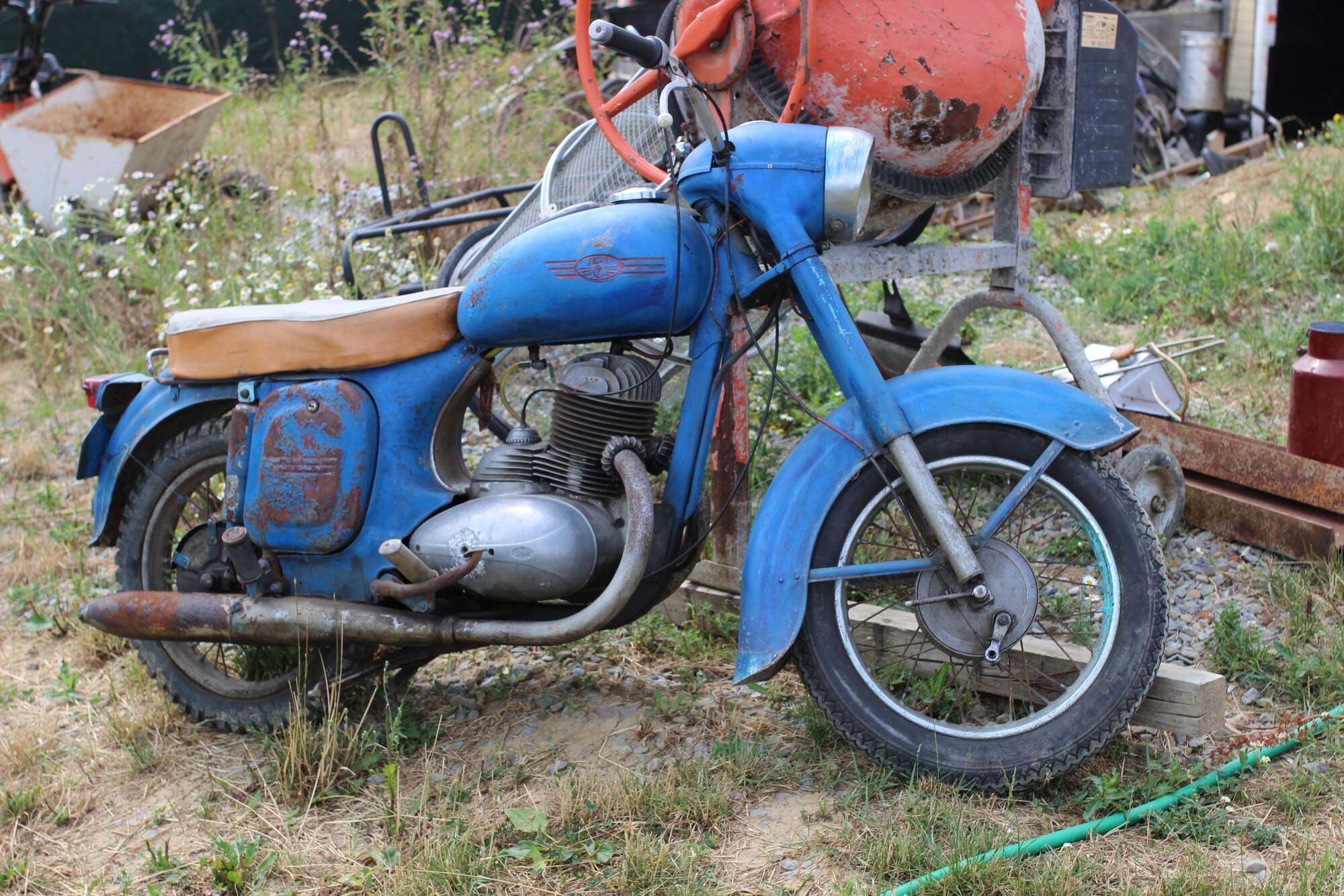 JAWA 250/353 ročník 1958 + štítek (motor souhlasí) + trojdílné plechy. | Aukro